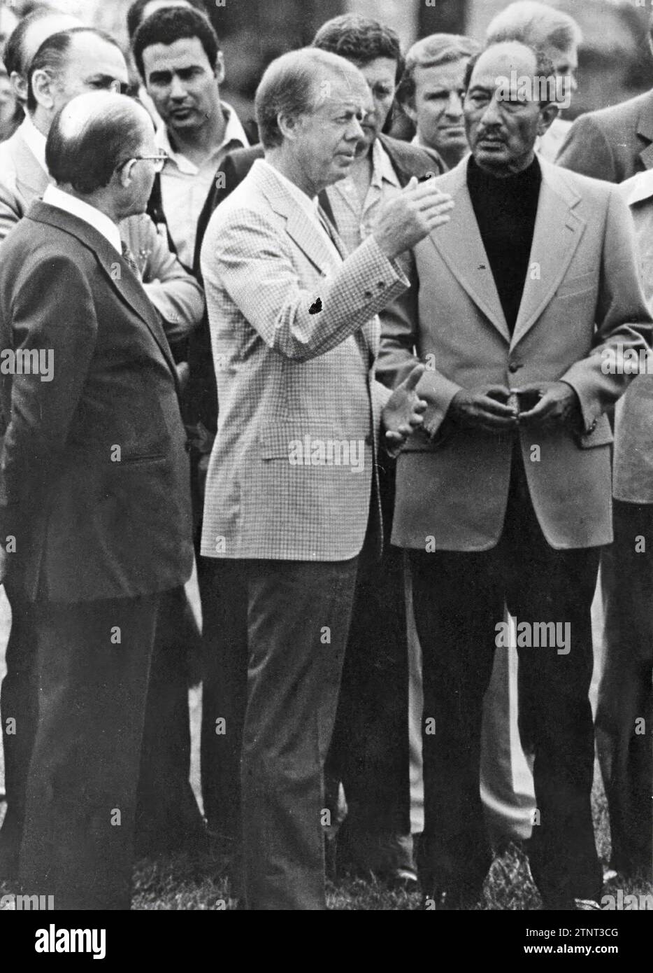 Jimmy Carter, Menahem Begin and Anwar el-Sadat signed the Camp David ...