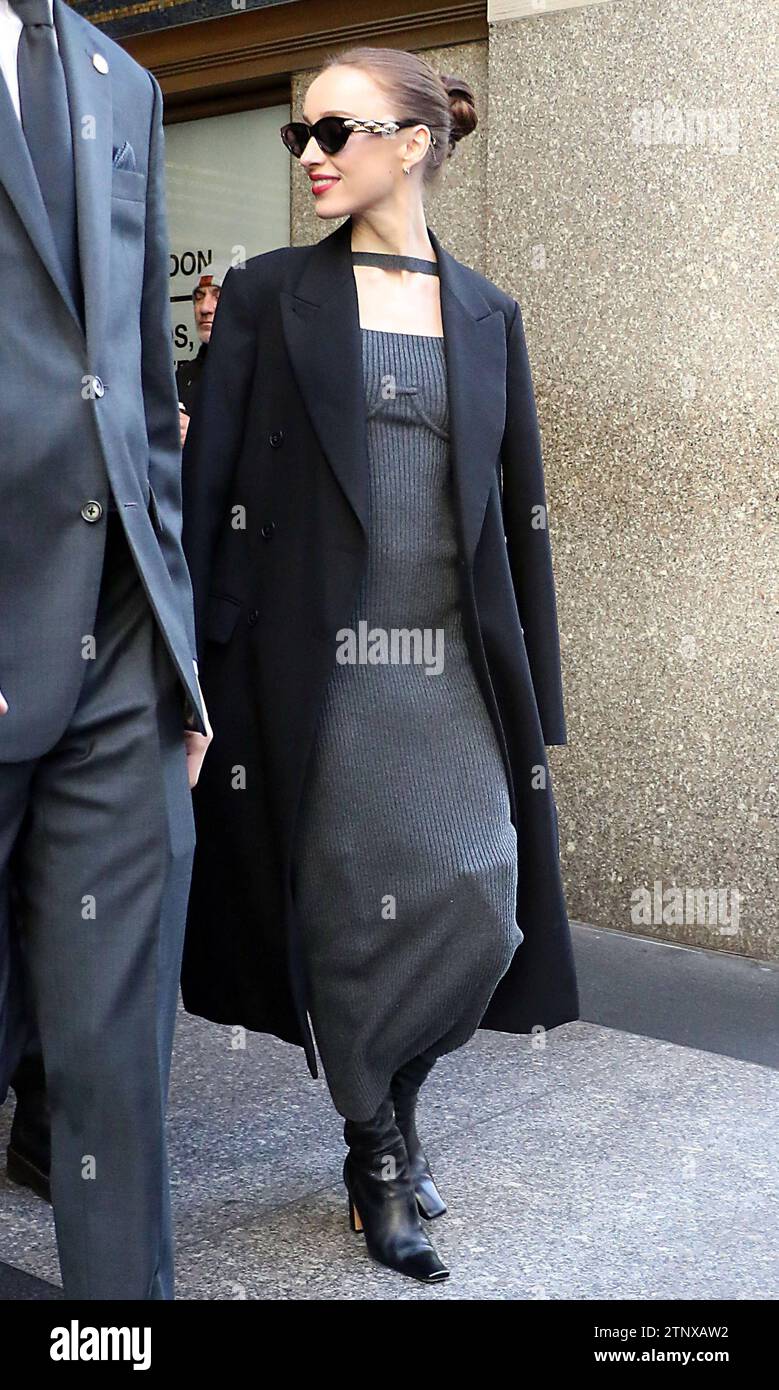 NEW YORK, NY- DECEMBER 20: Phoebe Dynevor seen exiting The Kelly ...