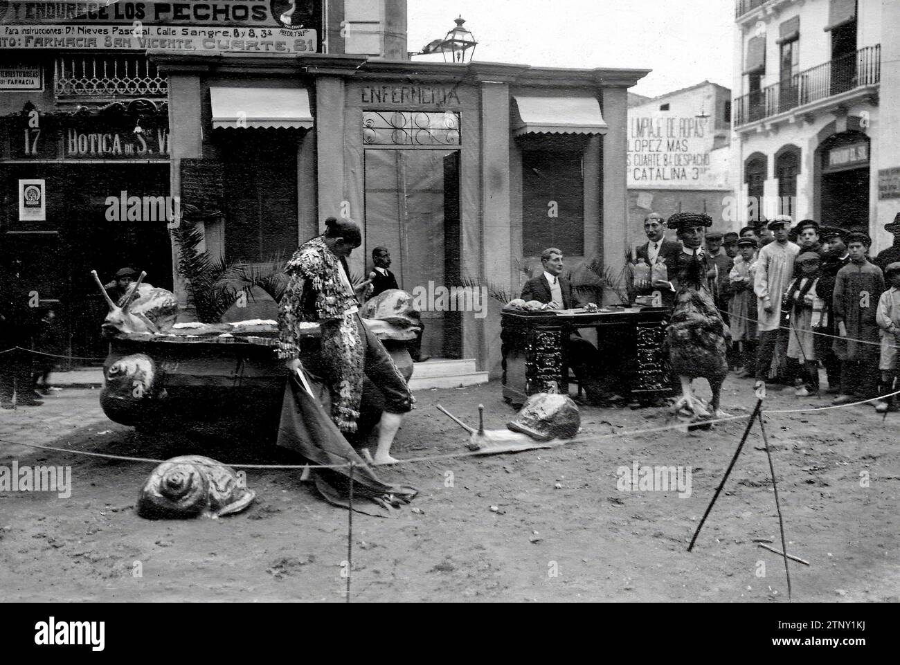Valencia, March 1914. One of the fallas that represents Joselito el ...