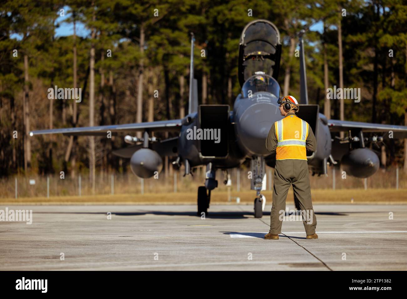 U.S. Airforce F-15E Strike Eagle pilots from the 4th Fighter Wing ...