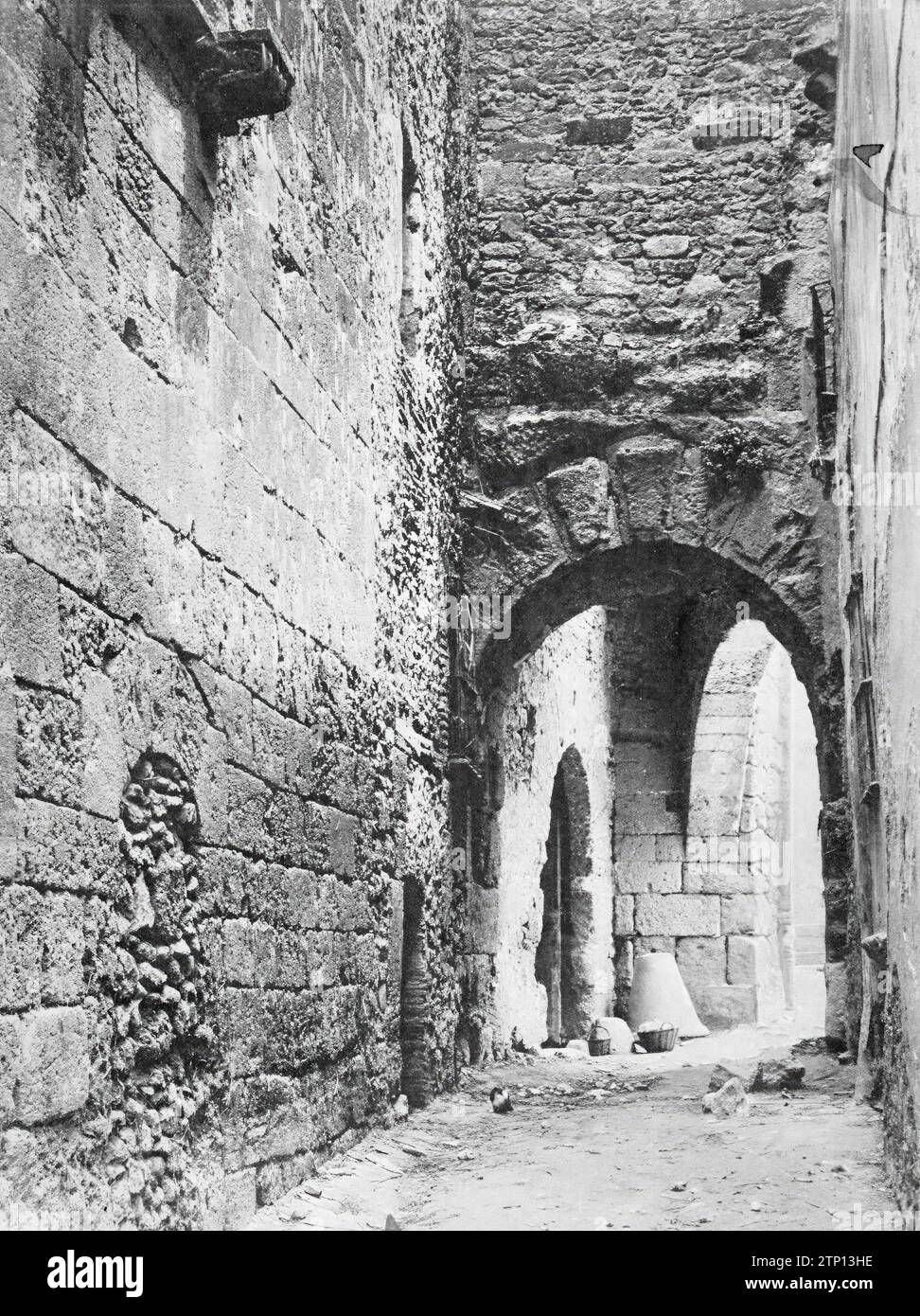 Semicircular enclosure hi-res stock photography and images - Alamy