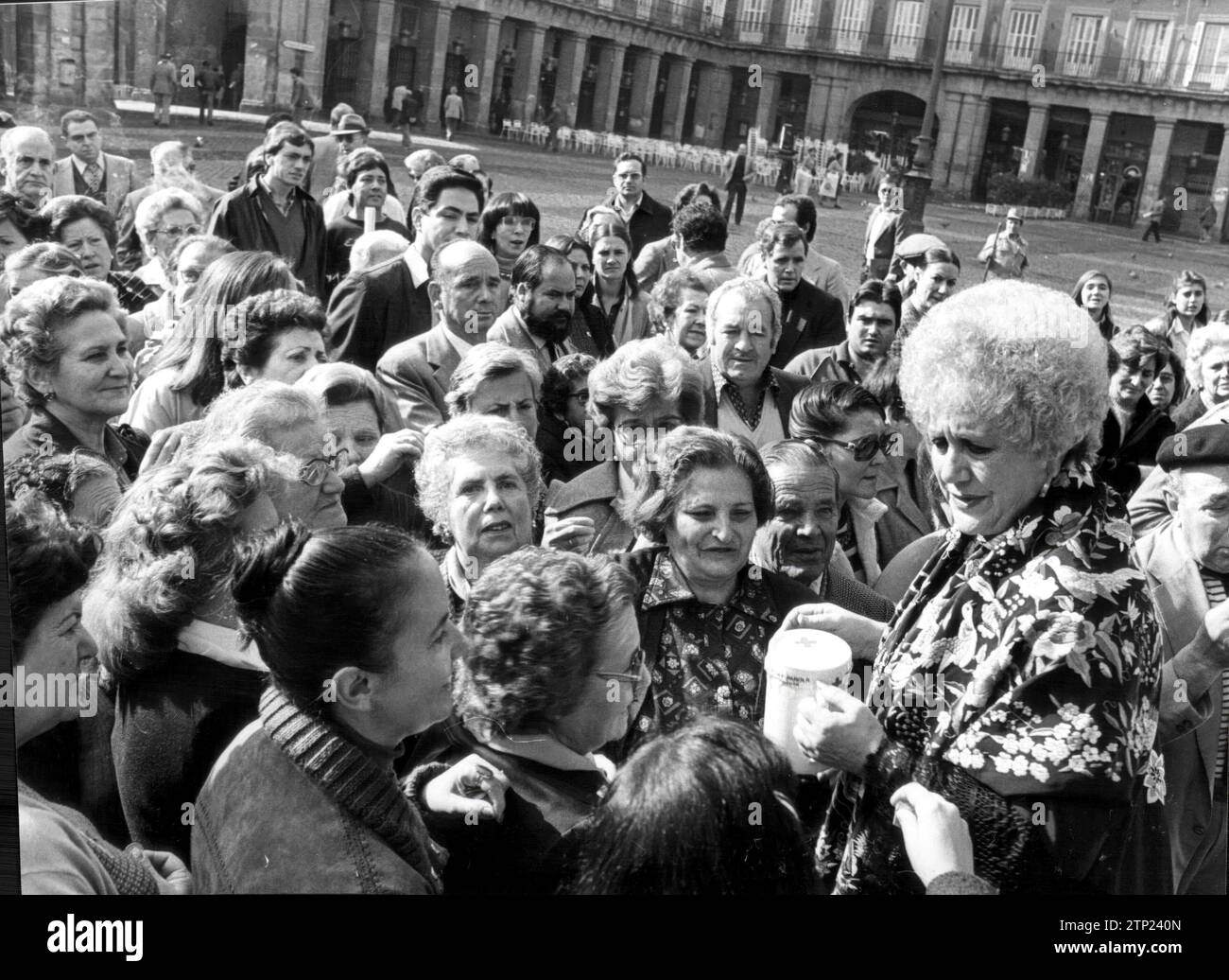 Cuplés singer Olga Ramos at the 1981 Banderita party, to benefit the ...