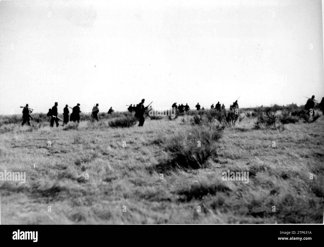 07/31/1936. Republican Forces Advancing Enemy Lines in the Great ...
