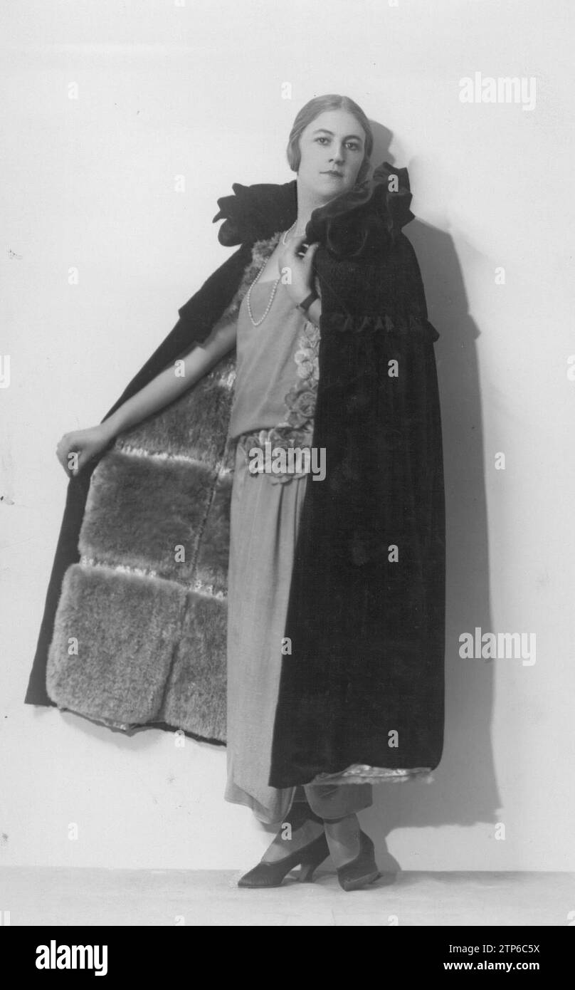 In the Image, coat from 1923. Design by Lucien Lelong. Credit: Album ...