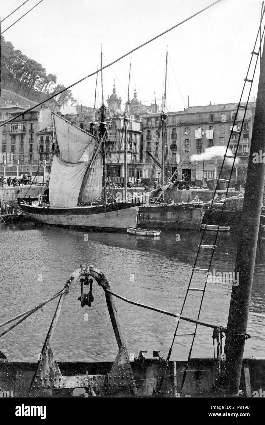 The port of San Sebastian around 1920. Credit: Album / Archivo ABC ...
