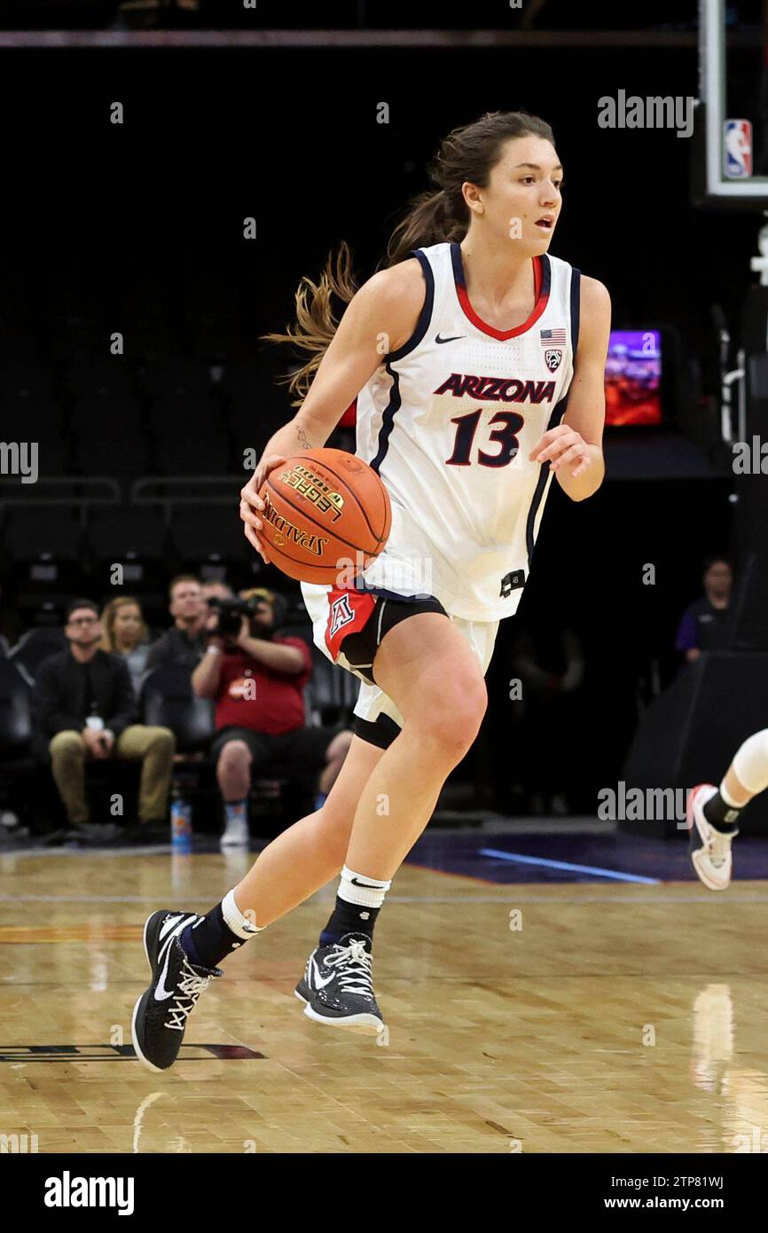 PHOENIX, AZ - DECEMBER 20: Gonzaga Bulldogs forward Naya Ojukwu (13 ...