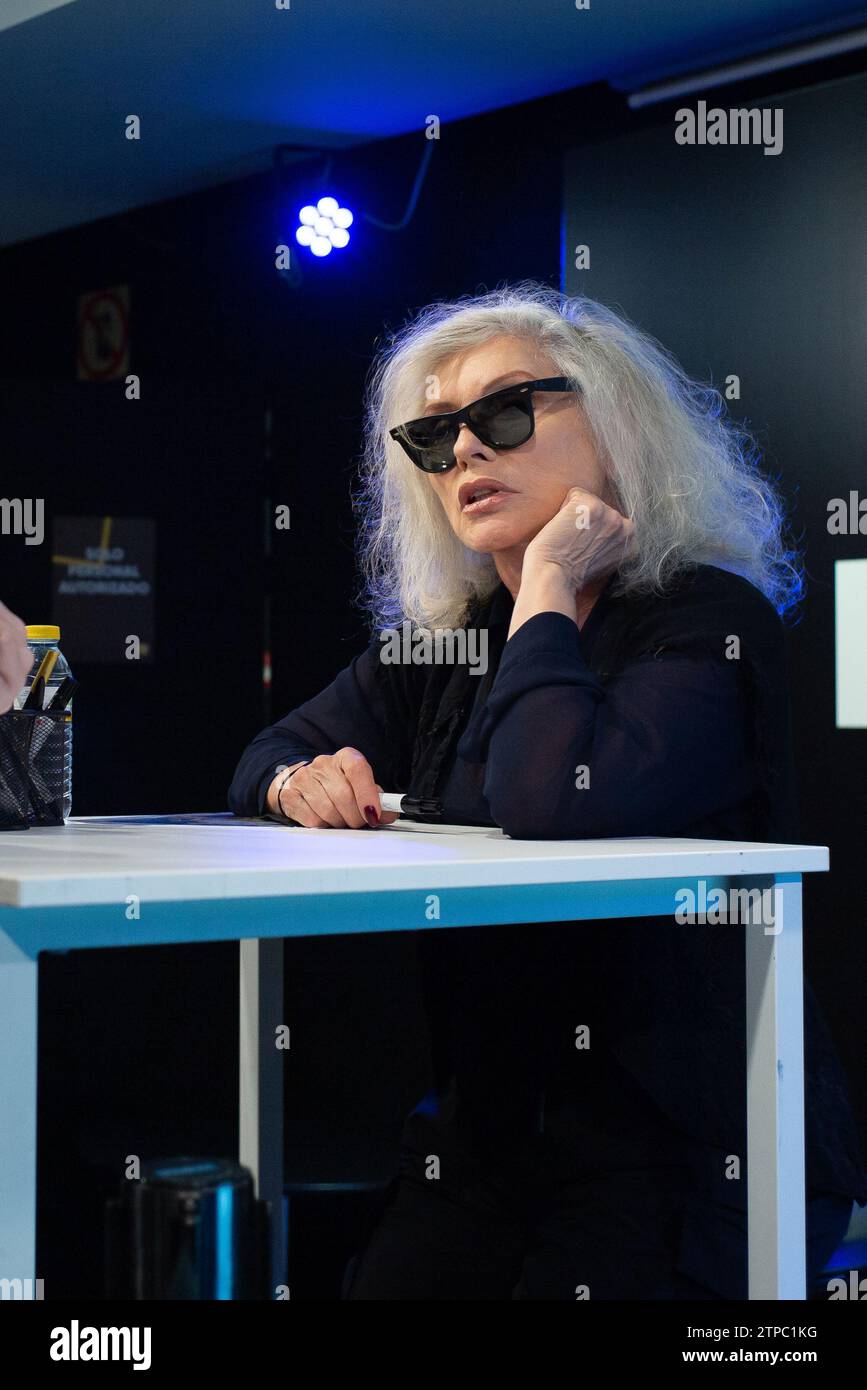 Fnac callao hi-res stock photography and images - Alamy