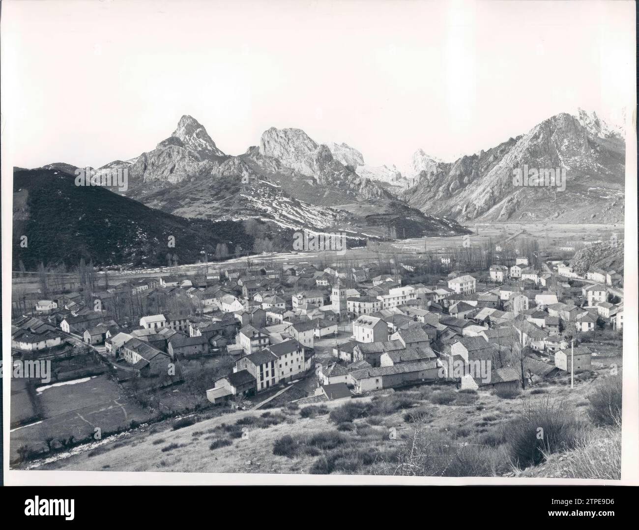 01/28/1975. View of the old town of Riaño (León). Credit: Album ...