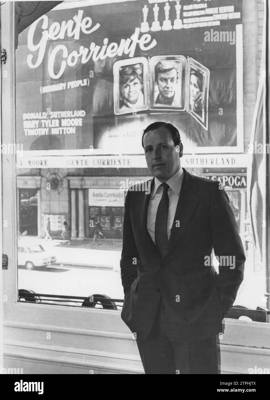 06/16/1981. José María Alvarez del Manzano, Posing. Behind. The movie ...