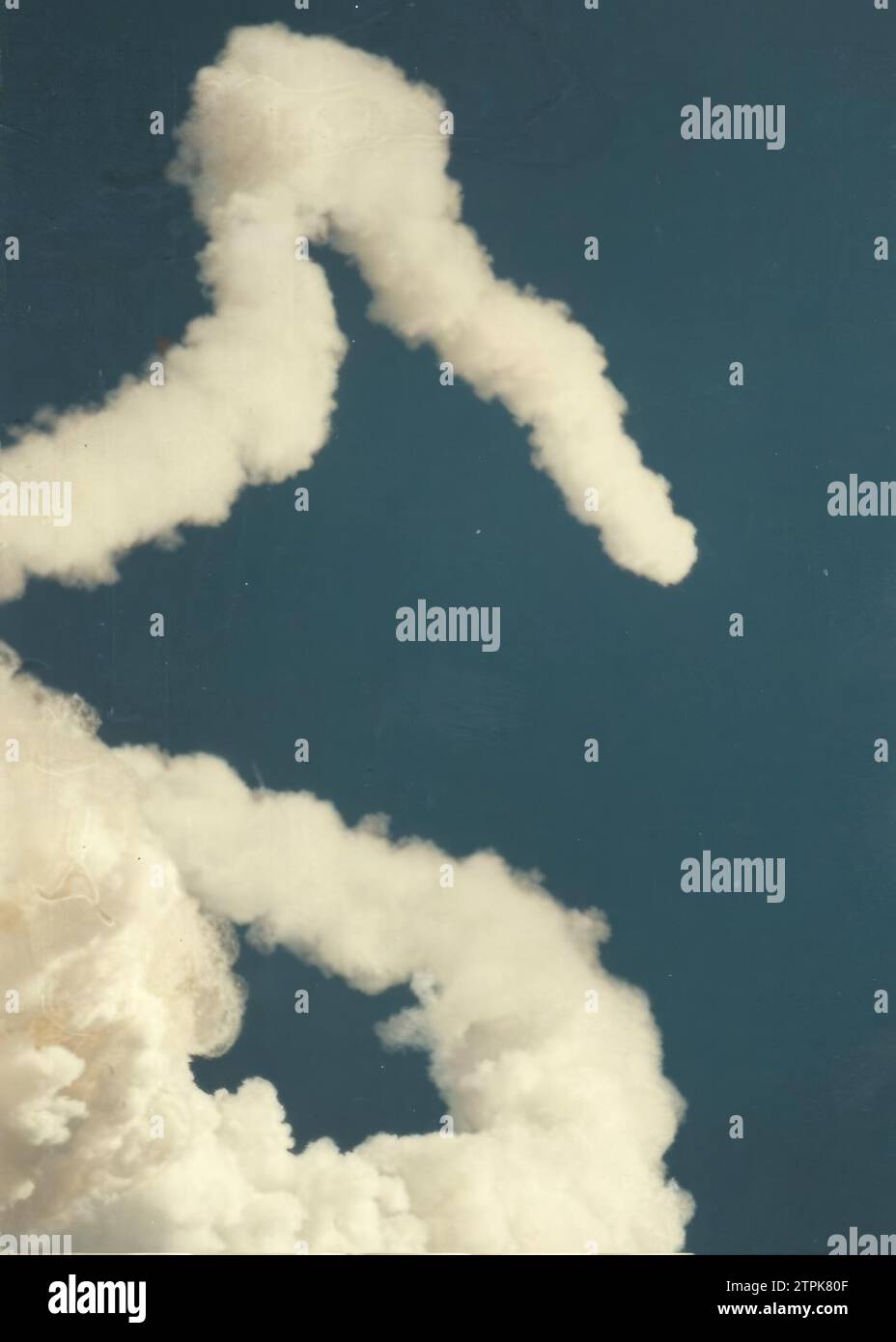 Challenger sts 51l explosion hi-res stock photography and images - Alamy