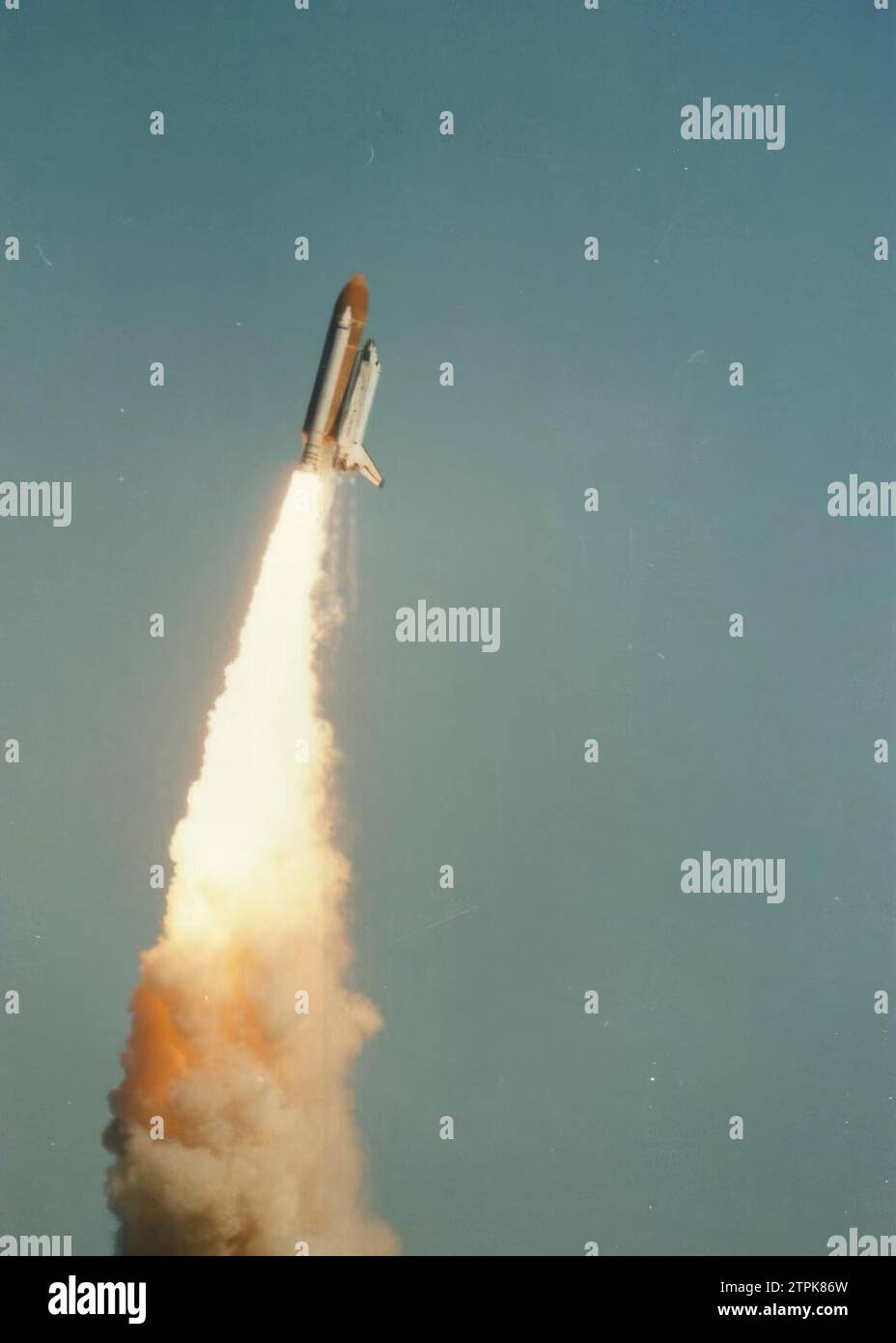 1986 challenger explosion hi-res stock photography and images - Alamy