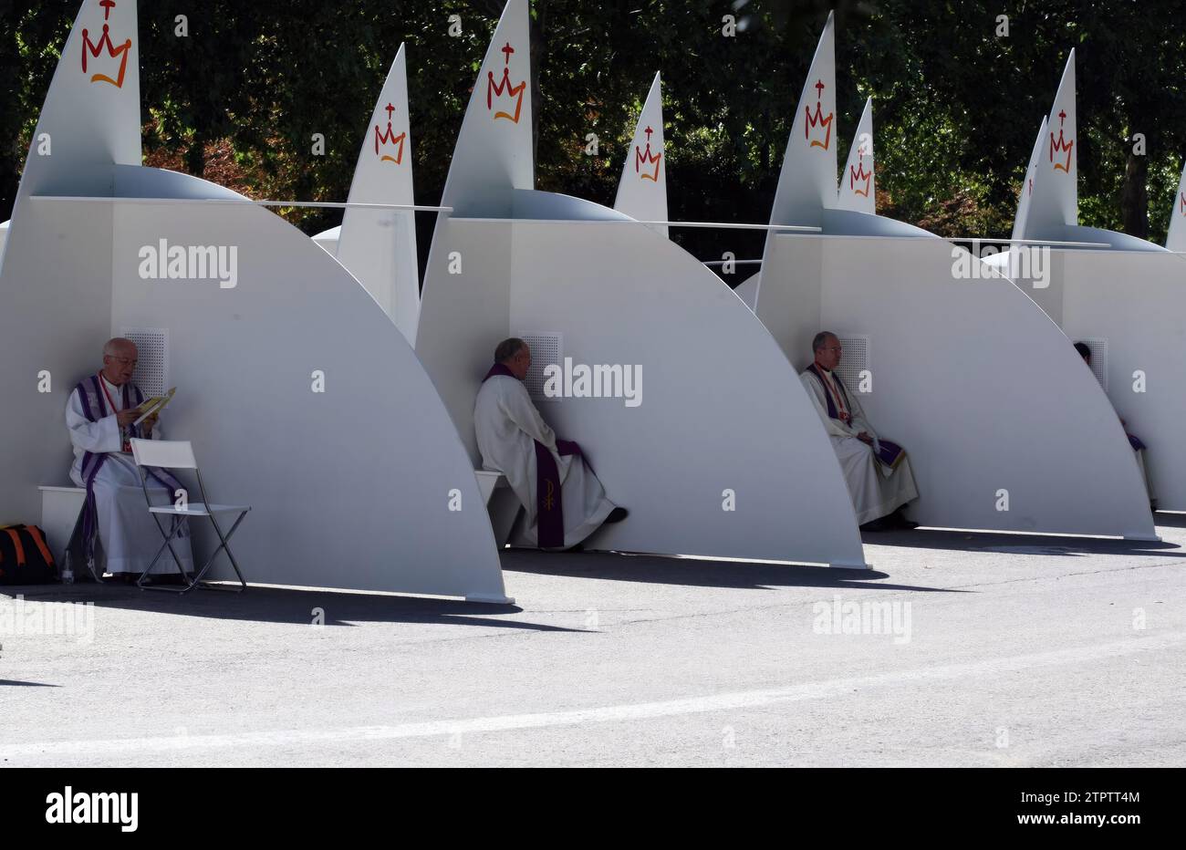 Confessionaries hi-res stock photography and images - Alamy