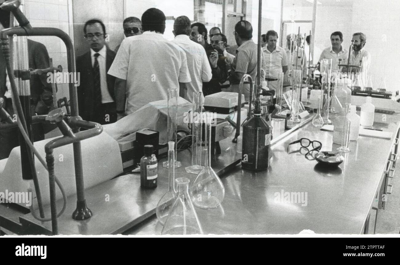 07/31/1981. Inauguration of Vega Gerena wells - Laboratory. Credit ...