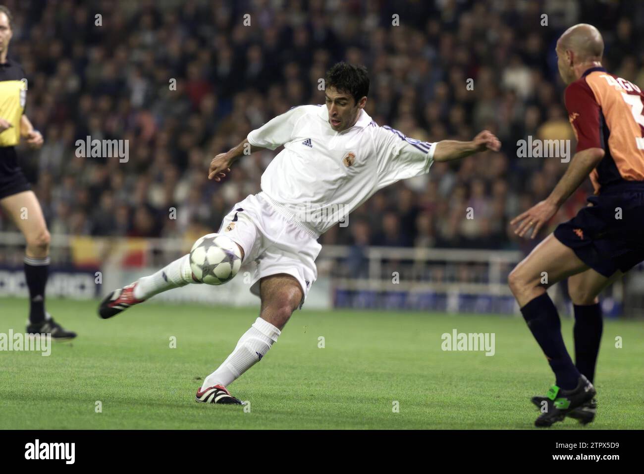 Real madrid stadium 2001 hi-res stock photography and images - Alamy