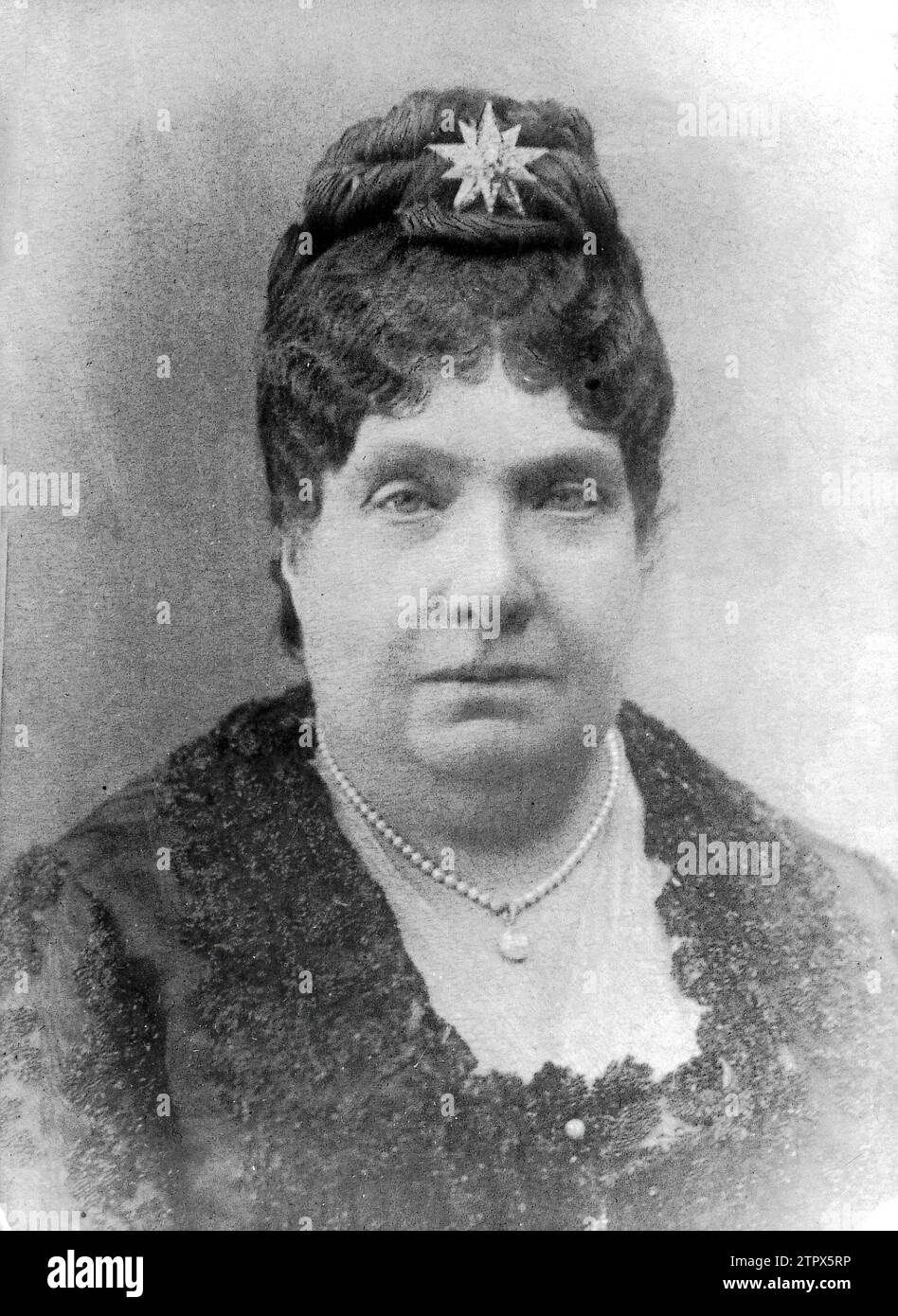 Queen isabel portrait Black and White Stock Photos & Images - Alamy