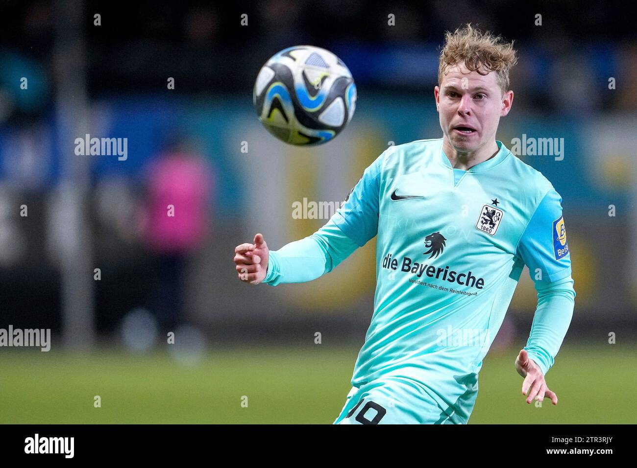 Mannheim, Deutschland. 20th Dec, 2023. Kilian Ludewig (TSV 1860, 29), am Ball, Einzelbild ...