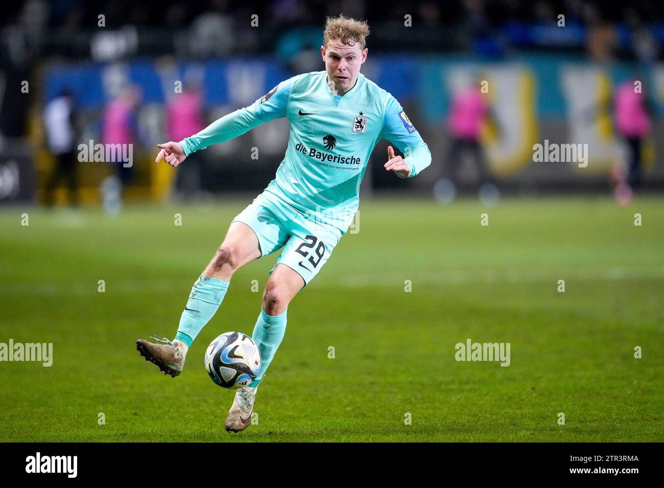 Mannheim, Deutschland. 20th Dec, 2023. Kilian Ludewig (TSV 1860, 29), am Ball, Freisteller ...