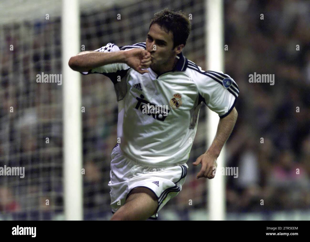 Real madrid stadium 2001 hi-res stock photography and images - Alamy
