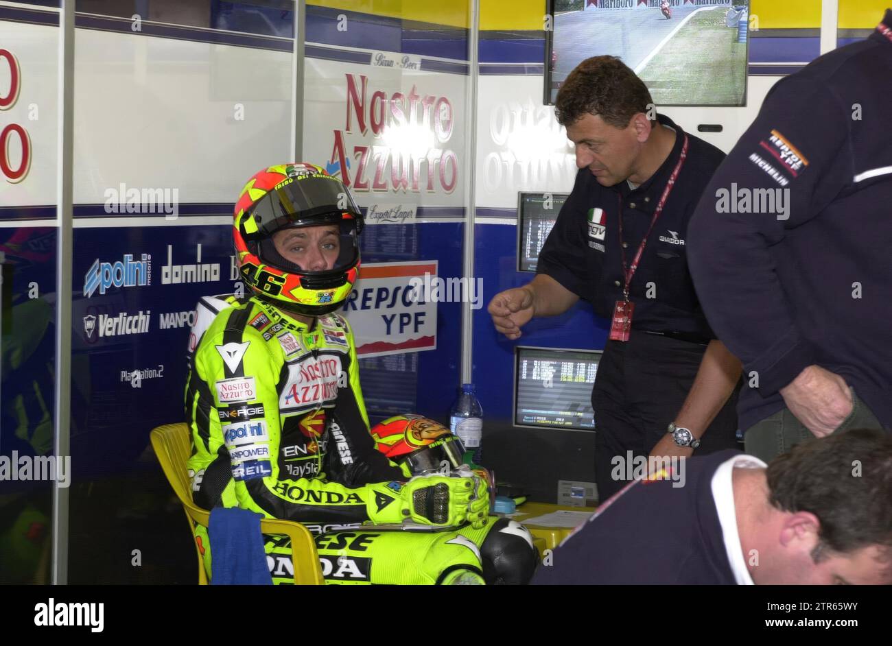05/03/2001. Sherry. 04-05-01. Paco Martin. Rossi before training ...