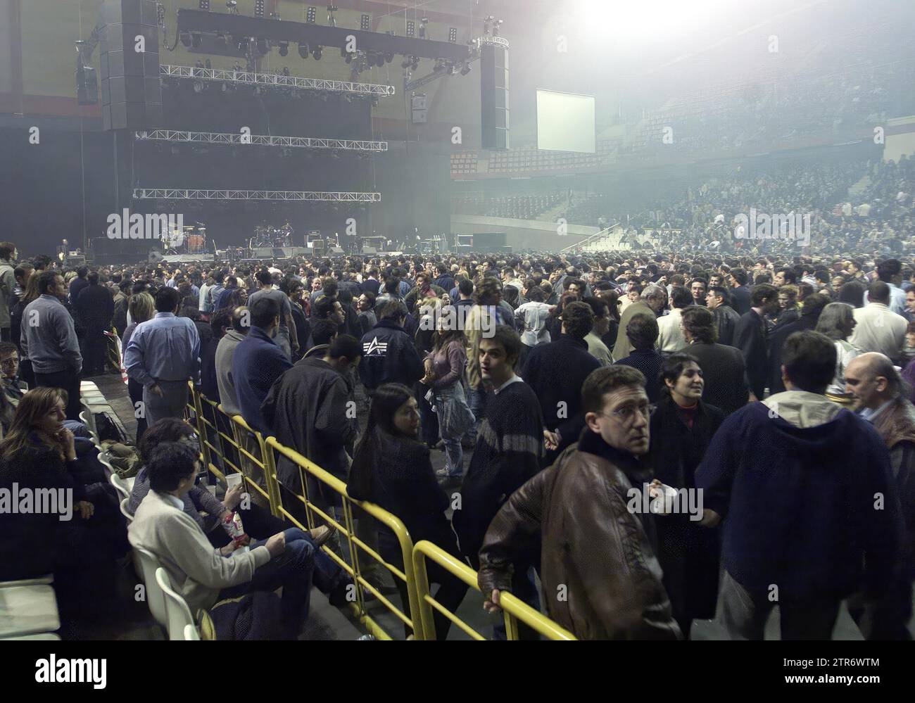 Madrid, 02/22/2001. Eric Clapton concert. Photo: Javier Prieto Archdc ...