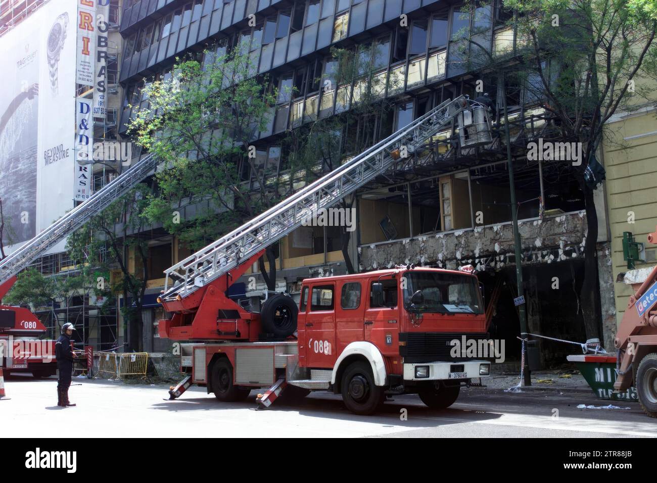 05/11/2001. Madrid 12-5-01.Day after the car bomb attack on Goya Street ...