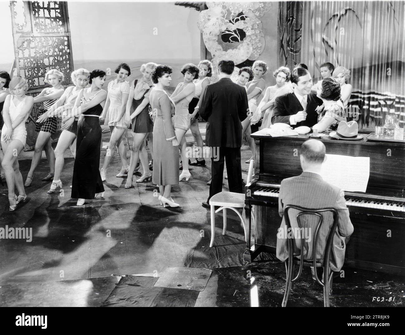 01/01/1934. Carlos Gardel, dressed to the nines as always. In "Broadway ...