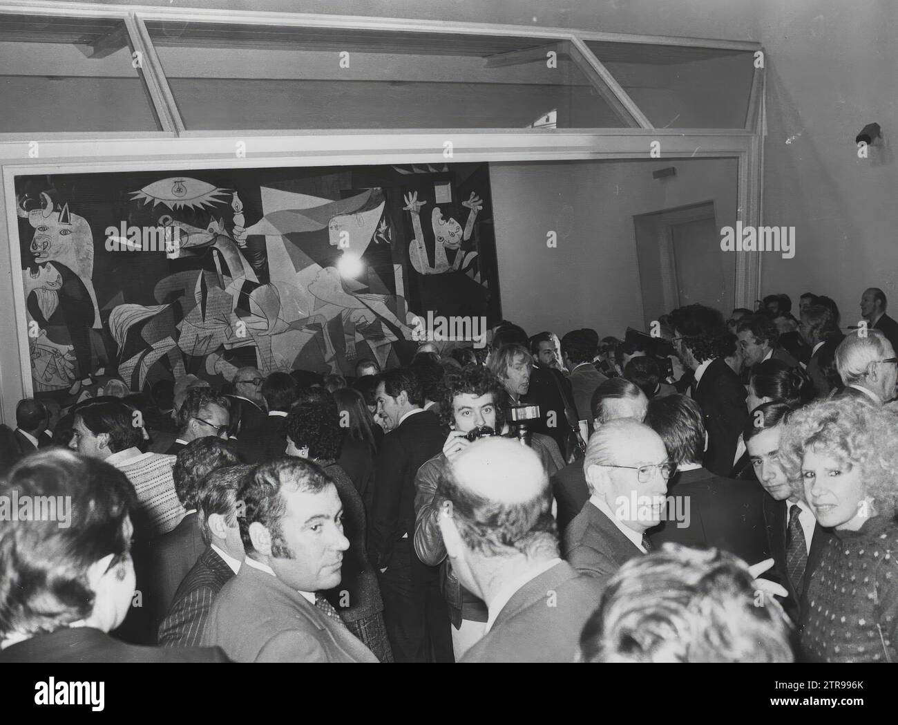 Madrid, 10/24/1981. The party to present Guernica to the public at the ...