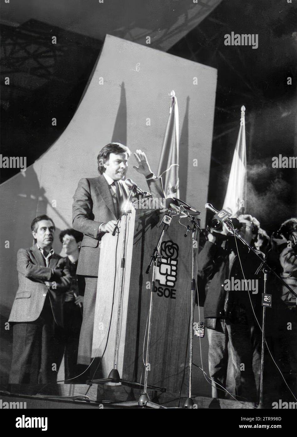 On October 26, 1982, Felipe González closed the historic rally, before ...