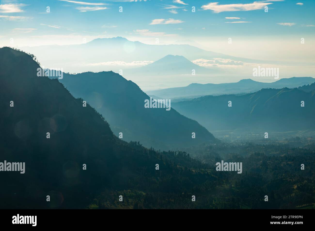 Silhouette mountain ranges sunrise hi-res stock photography and images ...