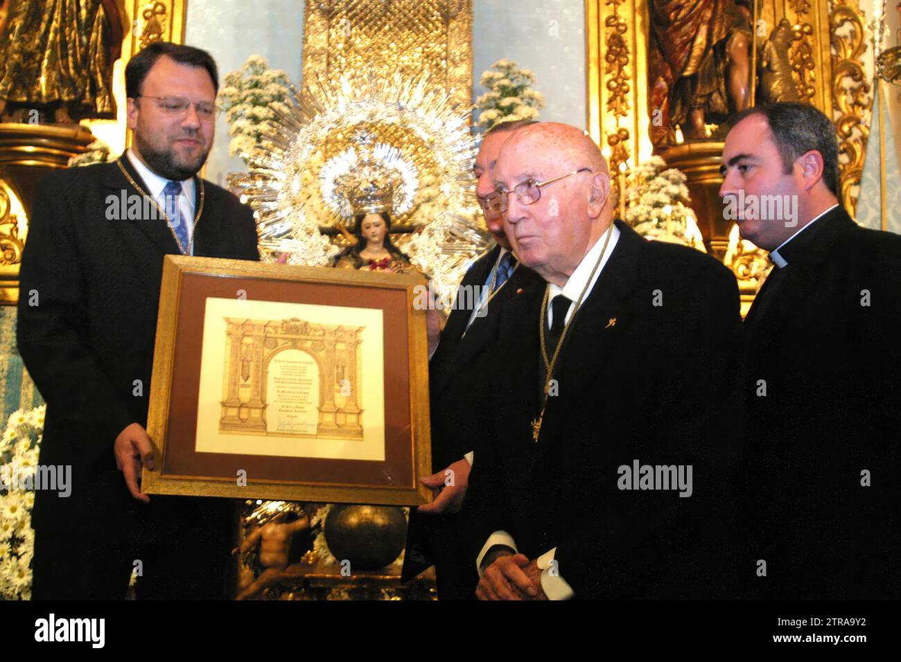 12/31/1992. Meda3.Jpg Rocio Ruz. 5.12.01. Seville. Medal of the city To ...