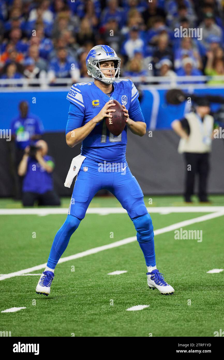 Detroit Lions quarterback Jared Goff (16) looks to pass against the ...