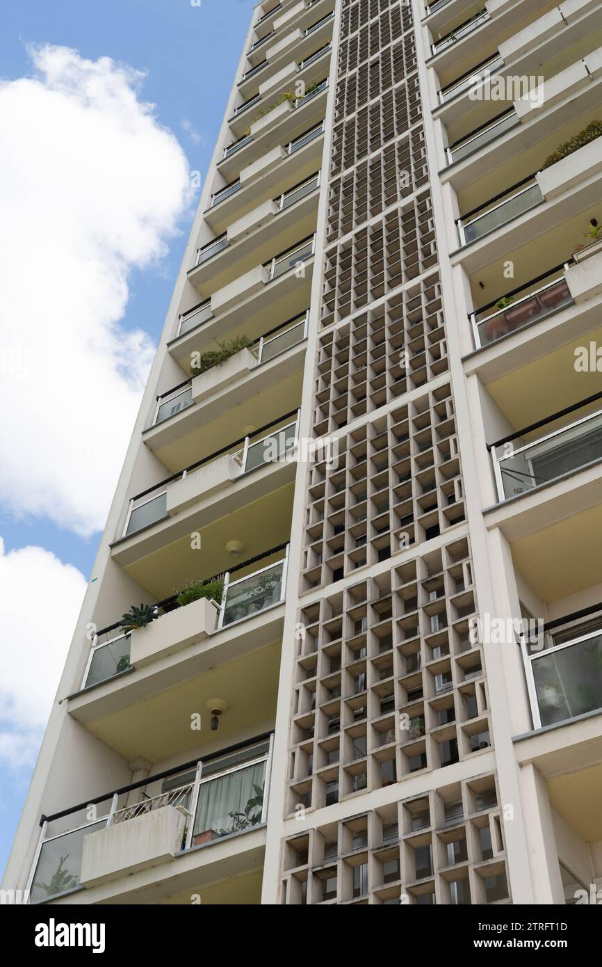 "Torbrek" a Mid-Century Modern highrise apartment block on Highgate ...