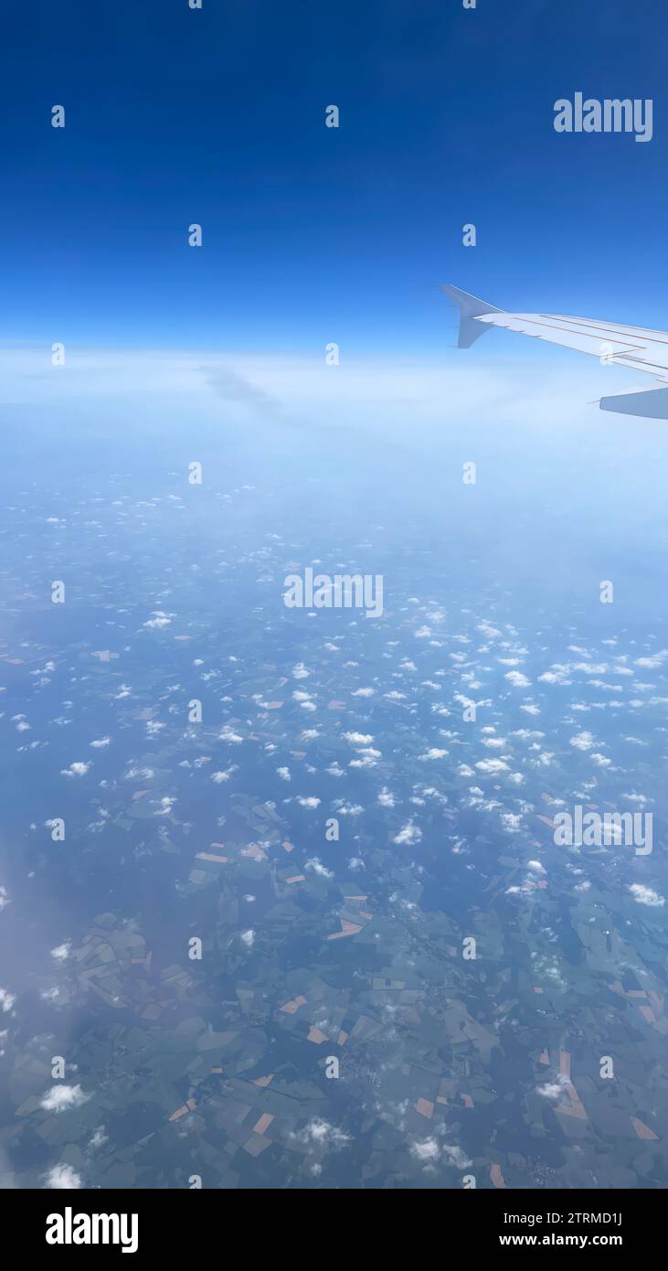 Airplanes window view green hi-res stock photography and images - Alamy