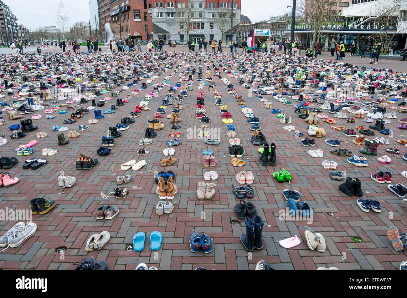 8,000-shoe exhibit on De Binnenrotte square, representing the number of ...