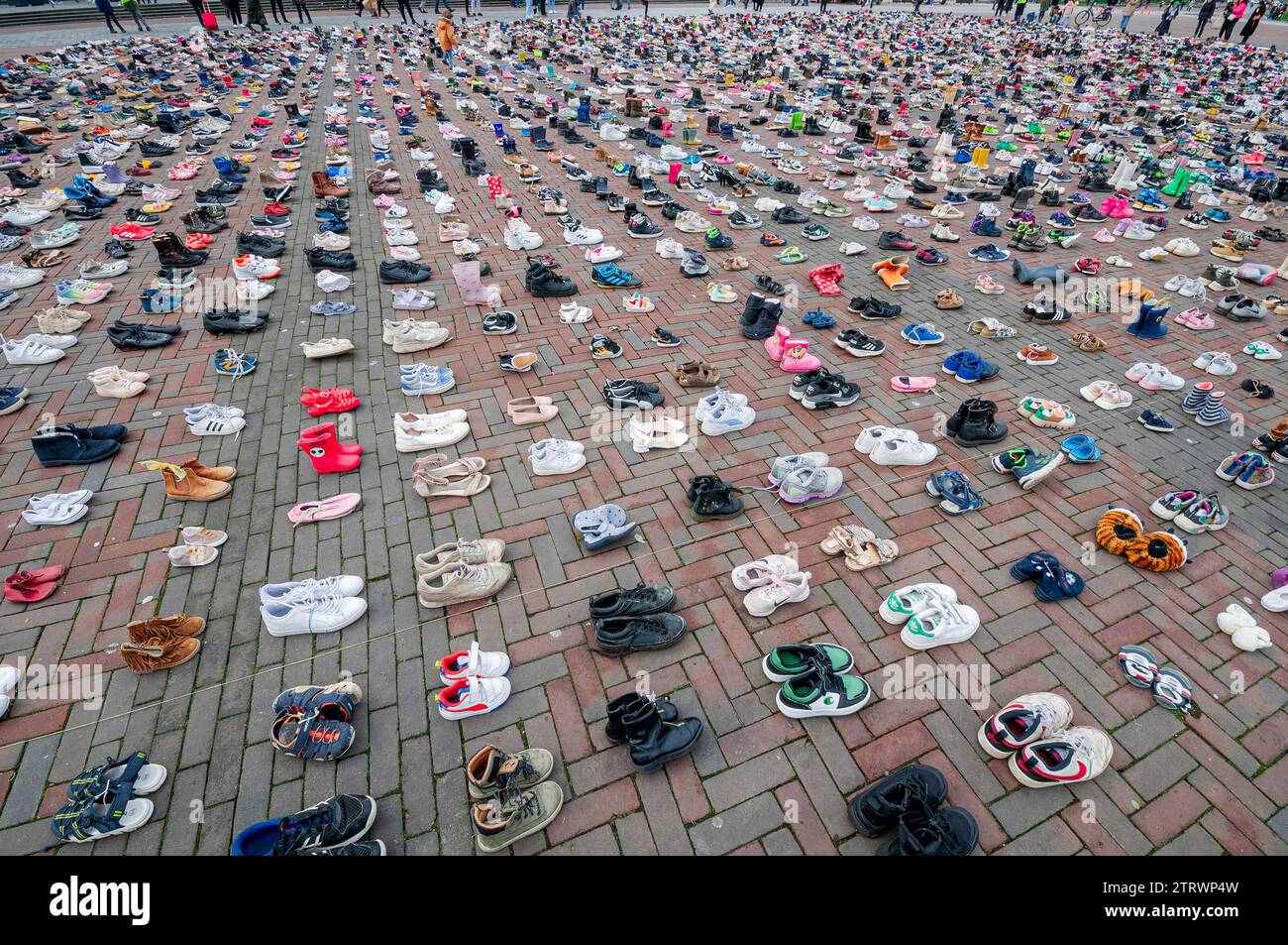 8,000-shoe exhibit on De Binnenrotte square, representing the number of ...