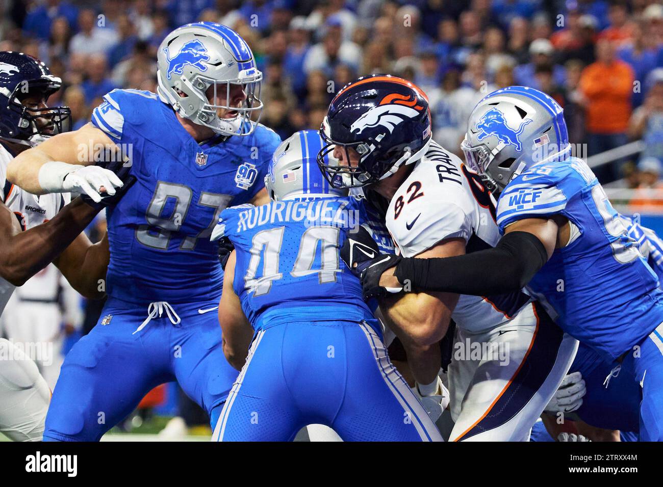 Denver Broncos tight end Adam Trautman (82) blocks Detroit Lions ...