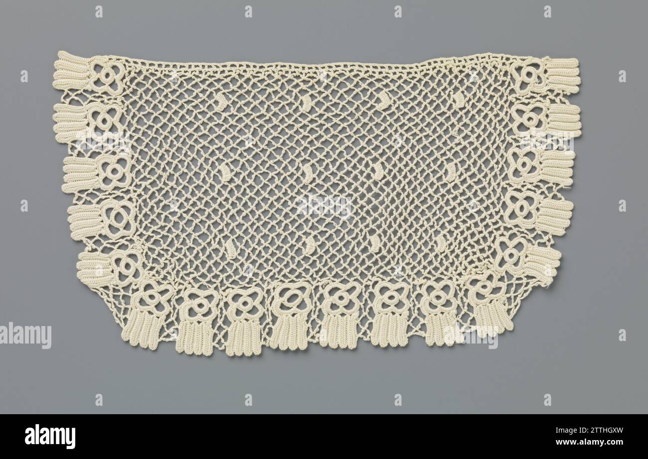 Cuff from crocheted side with four passes and square godronschulpen ...