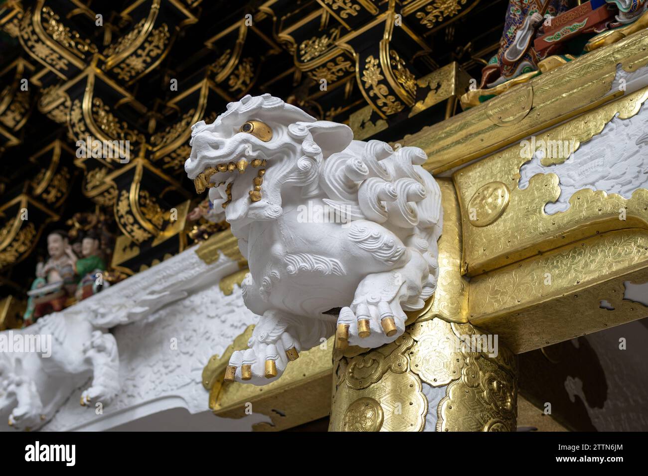 Japan dragon carving hi-res stock photography and images - Alamy