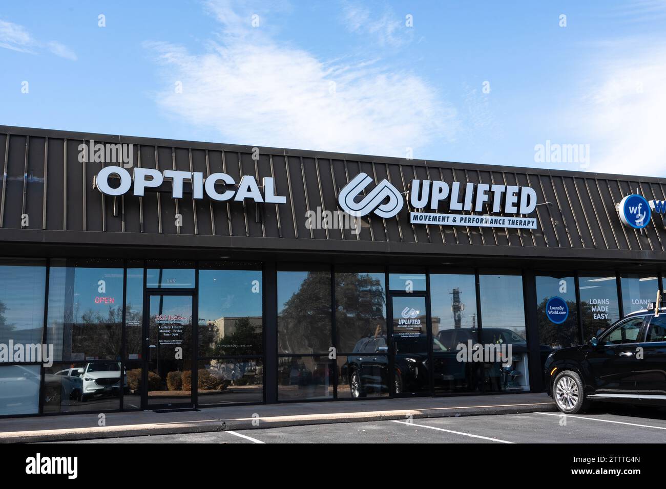 Business storefronts hi-res stock photography and images - Alamy