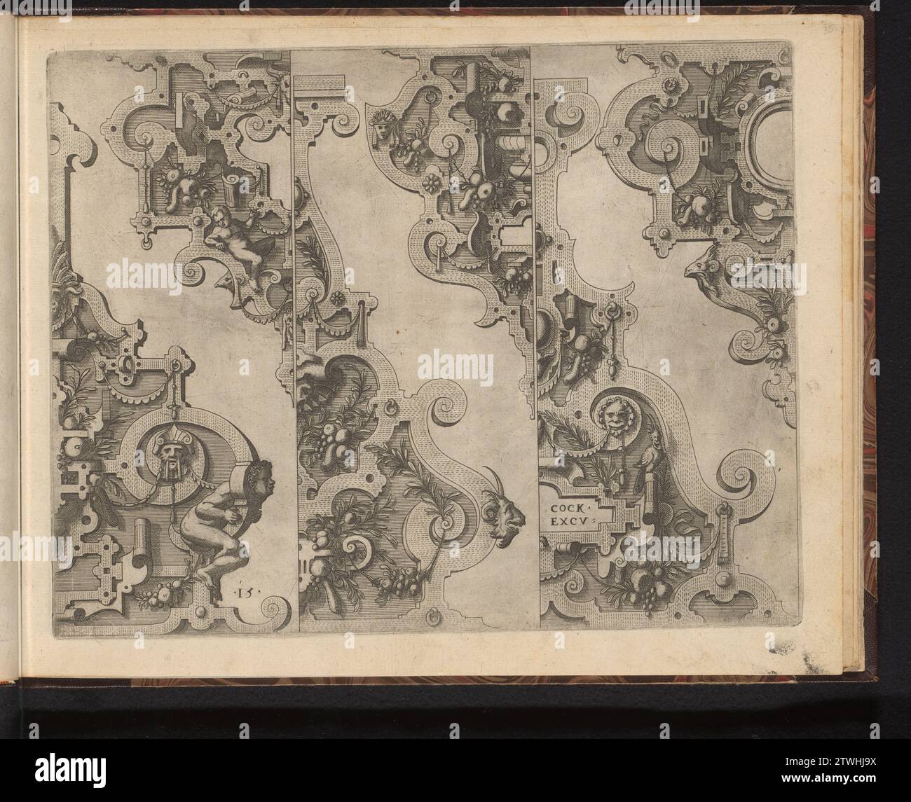 Three claw pieces hi-res stock photography and images - Alamy