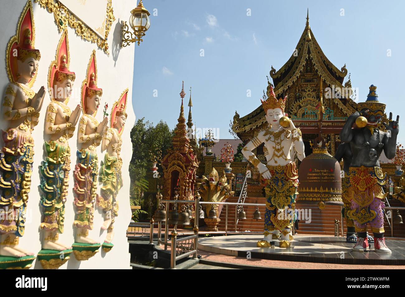 Buddhist arts and various arts Inside Wat Saeng Kaew Phothiyan is a ...