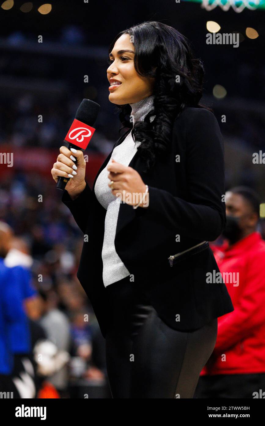 LOS ANGELES, CA - DECEMBER 16: Bally Sports sideline reporter Ariana ...