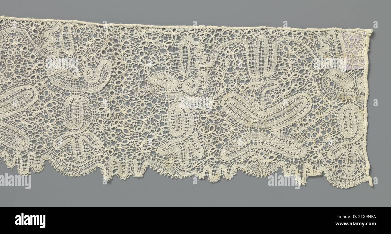 Strip bobbin with symmetrical composition with butterfly-shaped motif ...