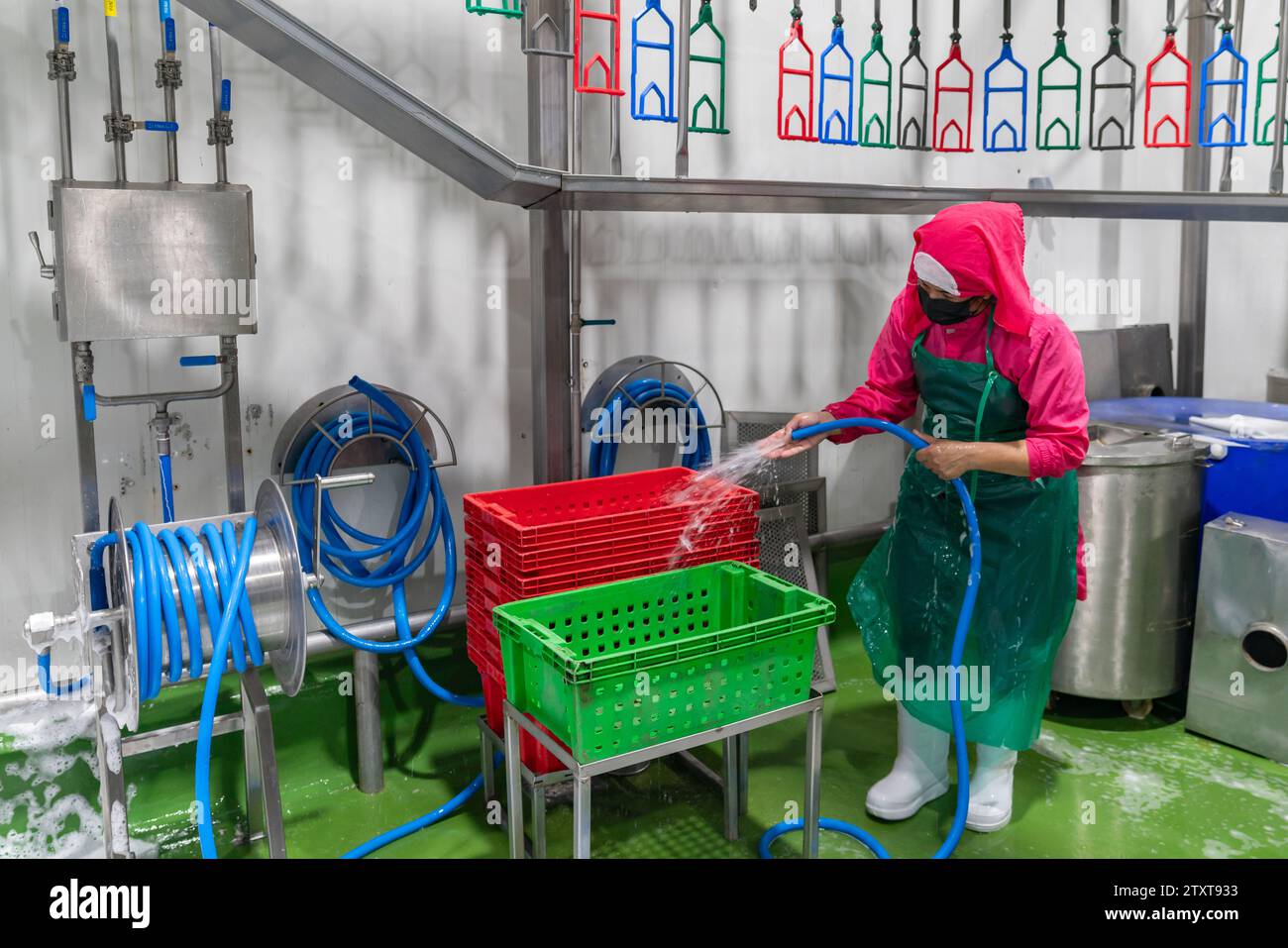 Finish work hi-res stock photography and images - Alamy