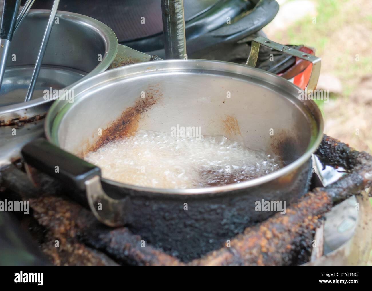 Cooking oil fire hi-res stock photography and images - Alamy
