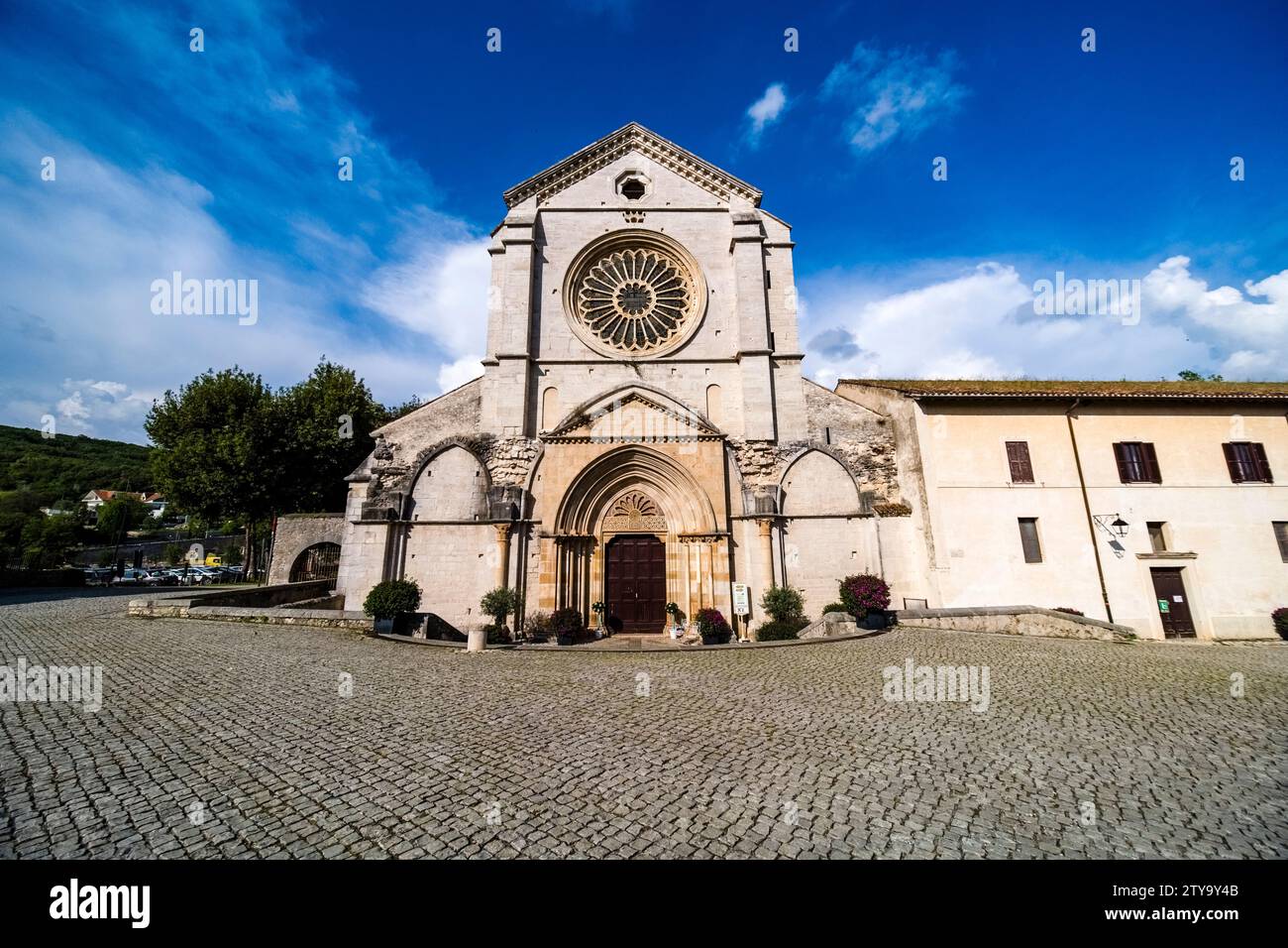 Chiesa abbaziale di fossanova hi-res stock photography and images - Alamy