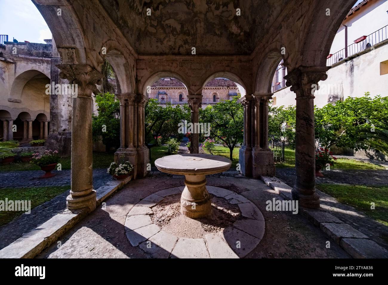 Chiesa abbaziale di fossanova hi-res stock photography and images - Alamy