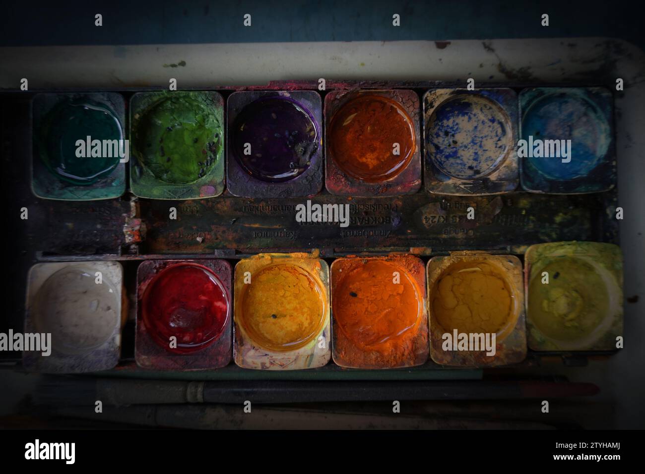 Equipment for painting watercolor mixing palette Stock Photo - Alamy