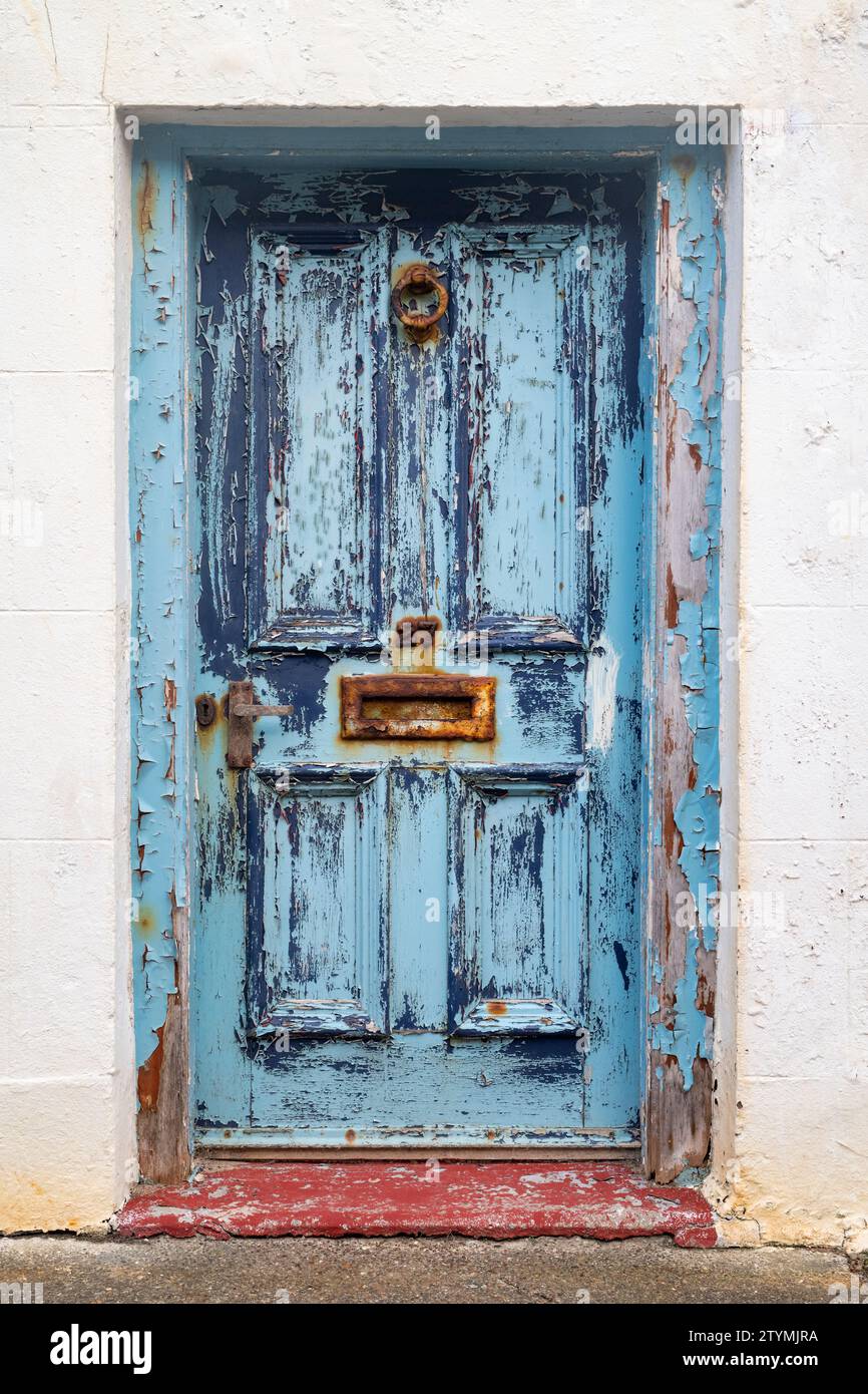 Old worn wood door hi-res stock photography and images - Alamy