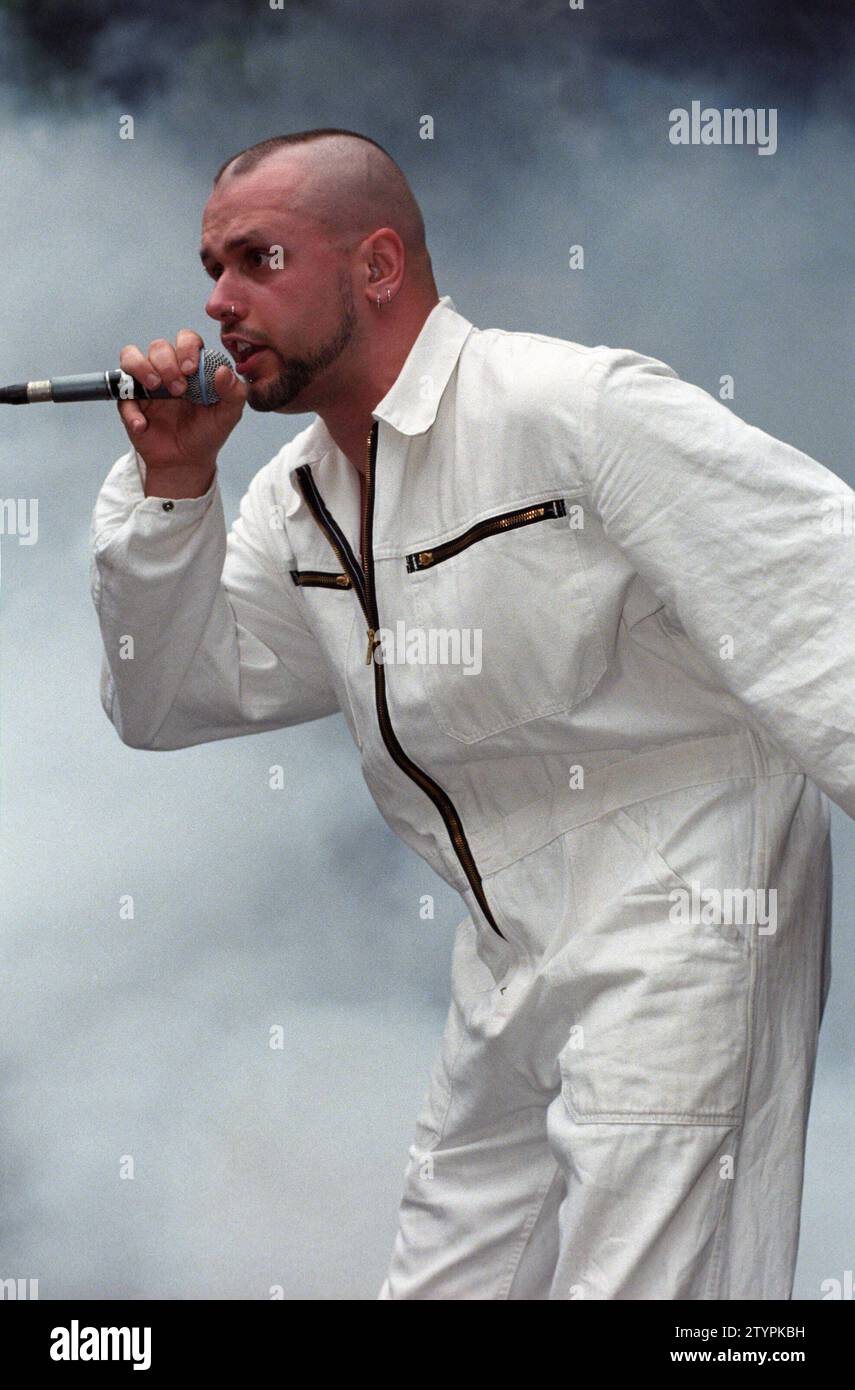 Sänger Dero Oomph bei einem Auftritt auf dem Sommertage-Open Air im ...